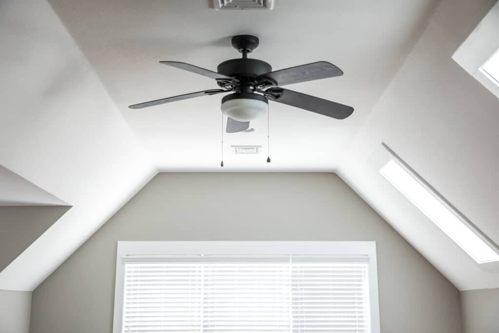 Does the Rotation of a Ceiling Fan Really Matter? - Harris Plumbing ...